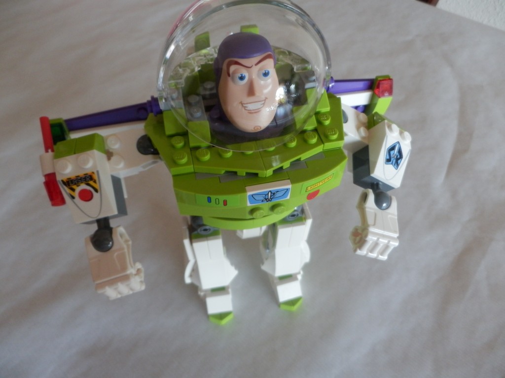 LEGO Buzz Lightyear: To infinity... and beyond - LEGO Reviews & Videos