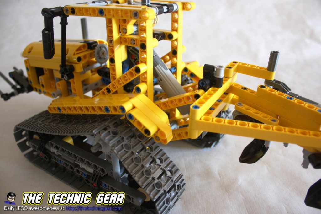 LEGO 42006 Tracked Tractor Review - LEGO Reviews & Videos