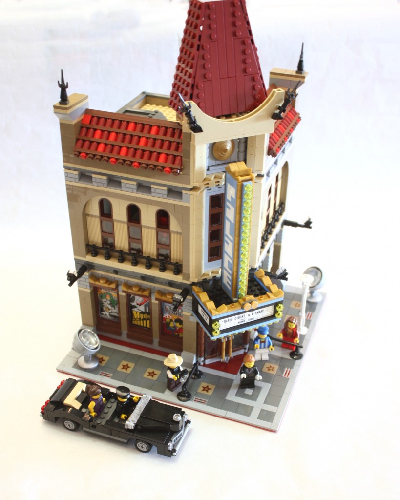 LEGO 10232 Palace Cinema Review - LEGO Reviews & Videos
